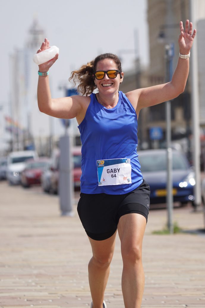 Gaby runs the world - hoi